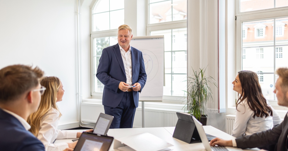 NEXT STEP | step by step im Team